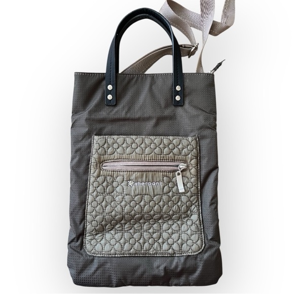 Sherpani | Bags | Sherpani Chloe Le Olive Charcoal Lightweight Quilted ...